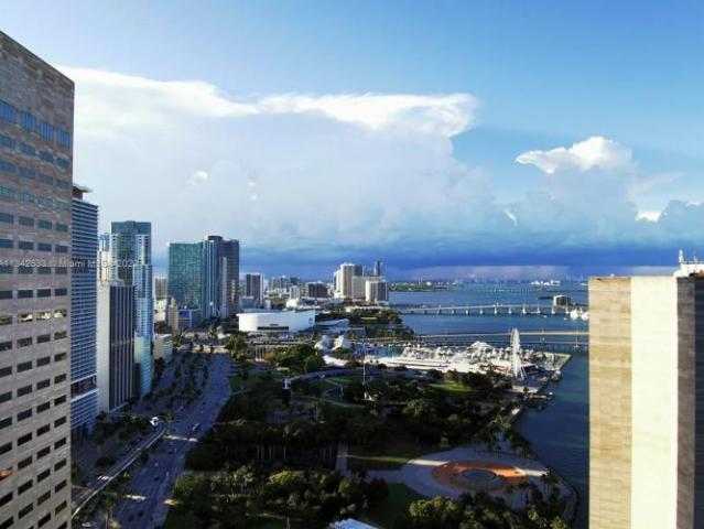325 Biscayne Blvd S #3924, Miami, FL 33131