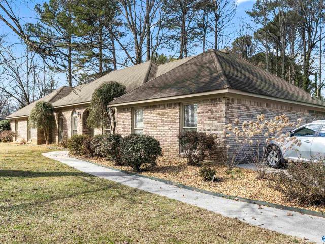 325 Bluff Drive NE