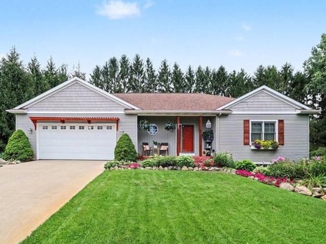 325 Grant St, Hopkins, MI 49328