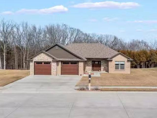 325 Dover Dr, Holts Summit, MO 65043 MLS 25011689