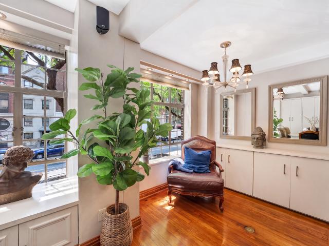 325 E 72ND Street 2D