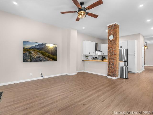 325 E 14th Street