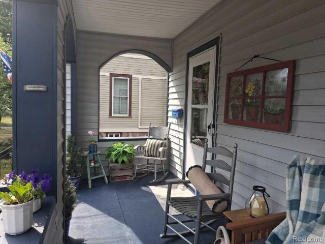 325 E Hewitt Avenue