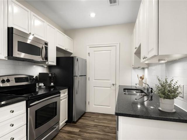 325 E Paces Ferry Road NE 1704