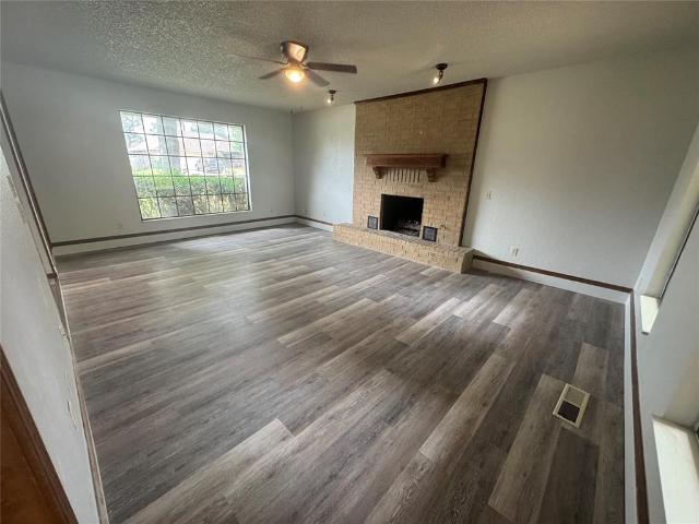 325 E Parkland Drive