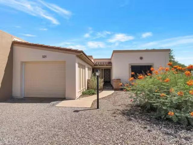 325 E Paseo Azul, Green Valley, AZ 85614 MLS 22421080