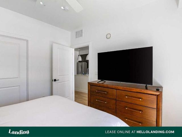 325 East 300 South Studio Apartment for Rent at 325 E 300 S, Salt Lake City, UT 84111 Central City