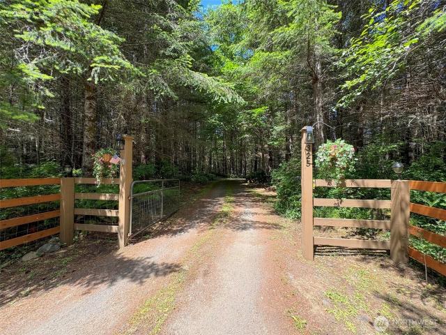 325 Evergreen View Pkwy, Port Angeles, WA 98363 | MLS #2491 | Compass