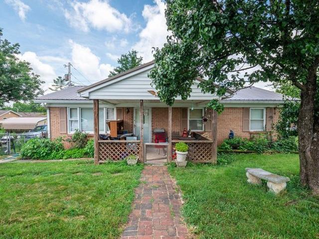 325 Foxwood Dr, Nicholasville, KY 40356