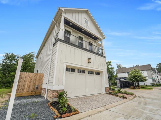 325 Forest Reserve Place