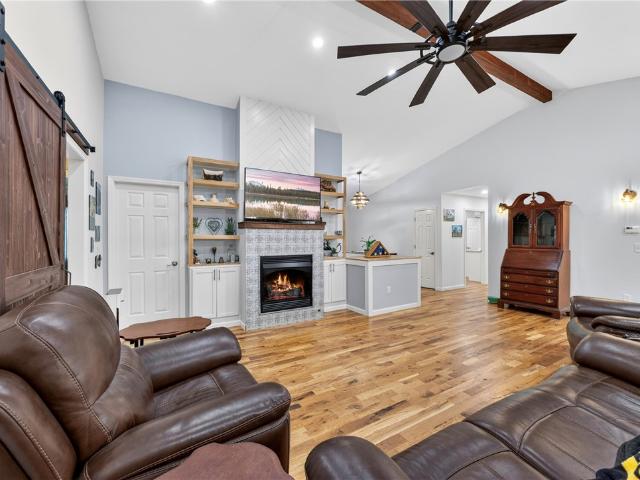 325 Falcon's Nest Road