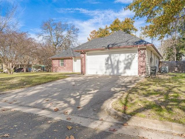 325 Fuller St, Sulphur Springs, TX 75482