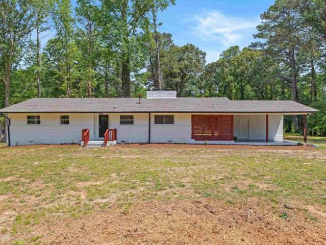 325 Kelly Dr, Fayetteville, GA 30214