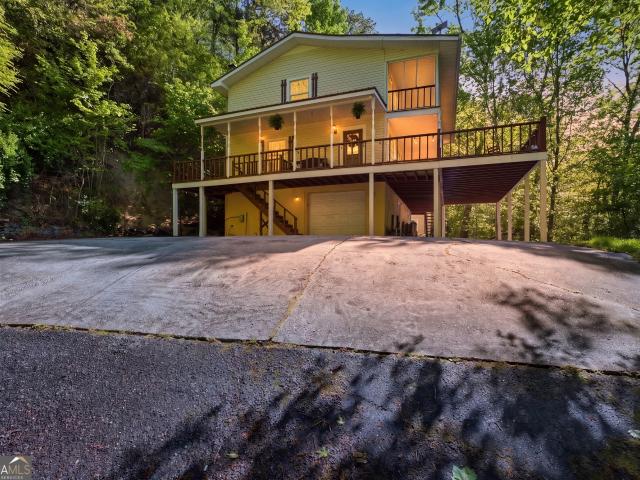 325 Kitchins Lane