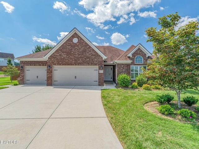 325 Holly Leaf Ln, Lenoir City, TN 37772