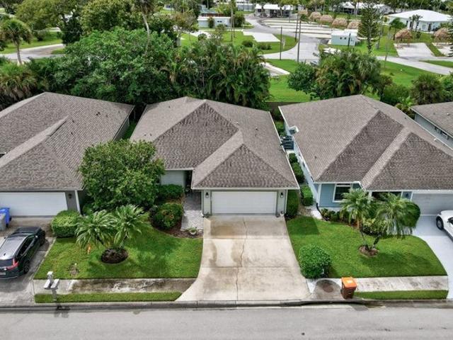 325 Hawthorne Ln, Vero Beach, FL 32962