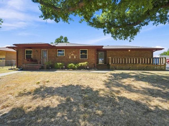 325 Hillside Dr, Bartlesville, OK 74006