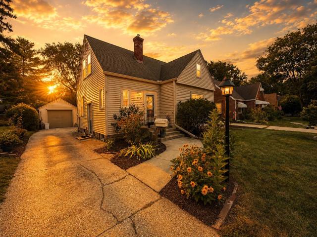 325 Oak Knolls Avenue