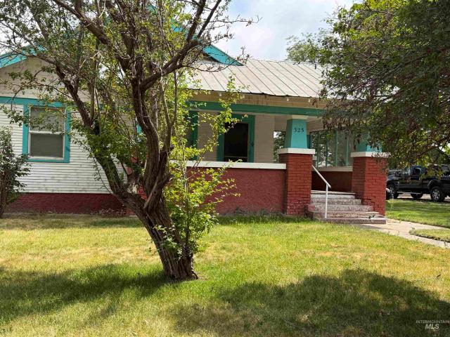 325 Orchard Ave