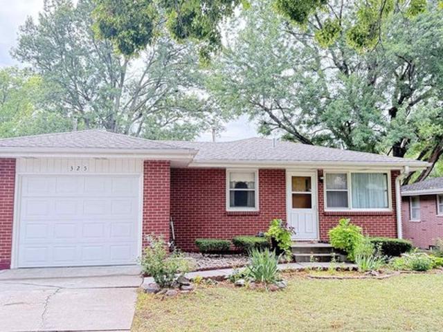 325 Orcutt Ave, Lincoln, NE 68504