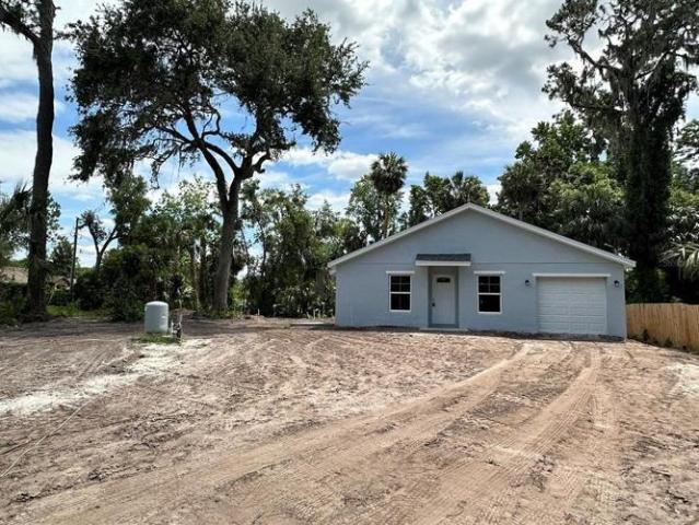325 Lake Crescent Dr, Debary, FL 32713