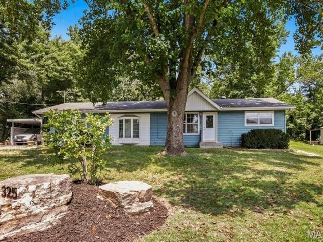 325 Lake Shore Dr, Saint Clair, MO 63077