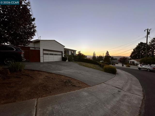 325 Landfair Ave, San Mateo, CA 94403 | MLS #41126 | Compass