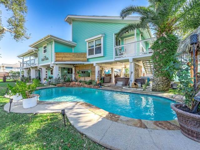 325 Ling St, Bayou Vista, TX 77563