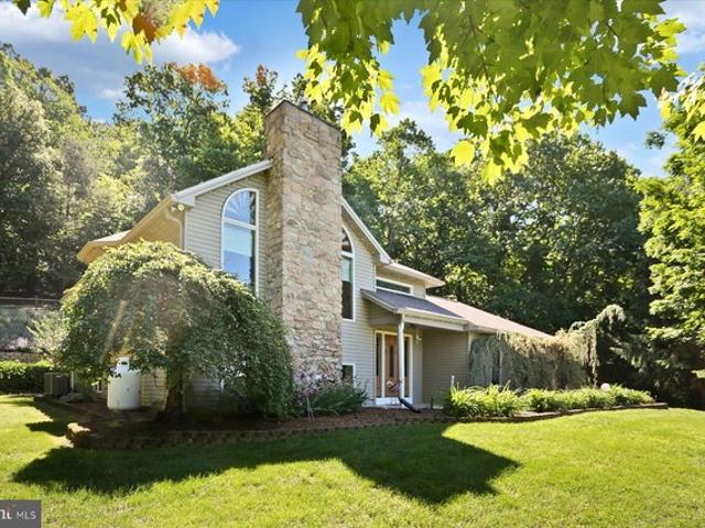 325 Mountainview Rd, Shermans Dale, PA 17090