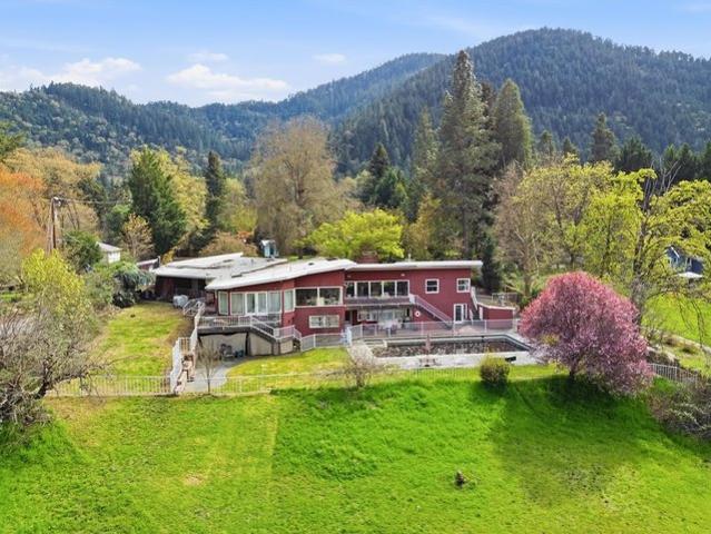 325 Mtn View Pl, Grants Pass, OR 97527