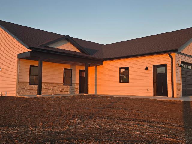 325 Model Road