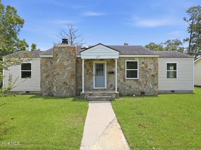 325 Miller Blvd, Havelock, NC 28532