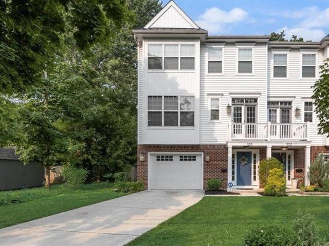 325 N Washington Ave, Moorestown, NJ 08057