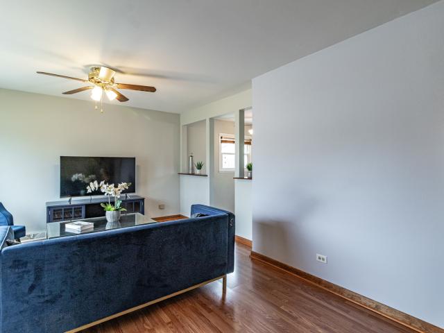 325 N Emerald Avenue