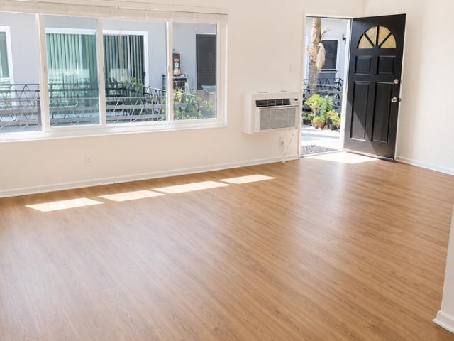325 N Howard St Glendale, CA 91206