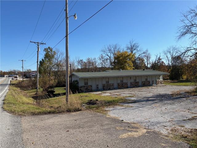 325 N Hwy 65