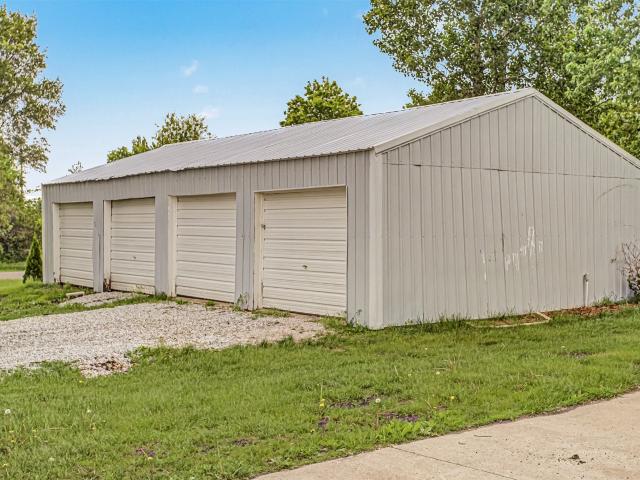 325 N Locust Street