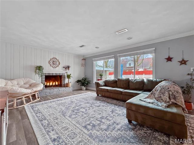 325 N Market St, Waterloo, IL 62298 | MLS #26012 | Compass