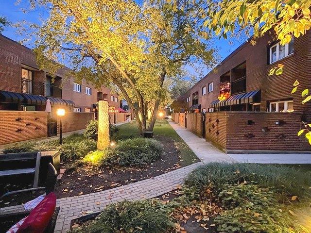 325 N Oak Park Ave Apt B, Oak Park, IL 60302