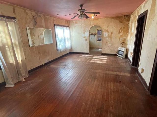 325 S 4th Street