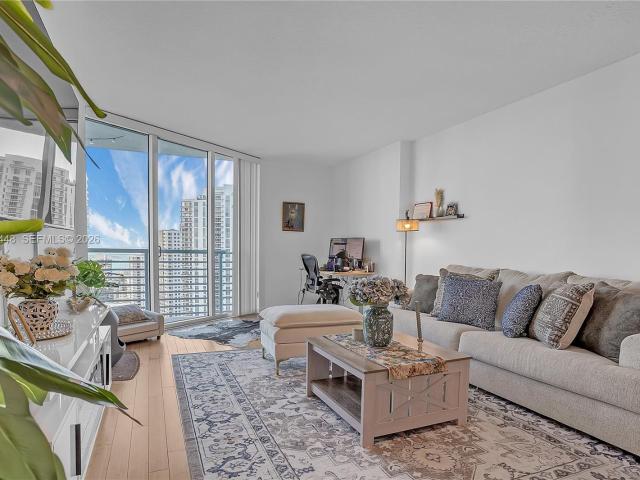 325 S Biscayne Blvd, Unit 3117, Miami, FL 33131 | MLS #A11955