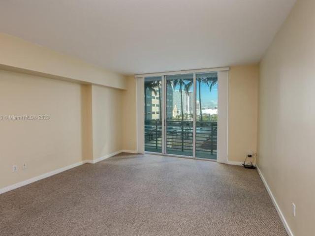 325 S Biscayne Blvd #1220, Miami, FL 33131