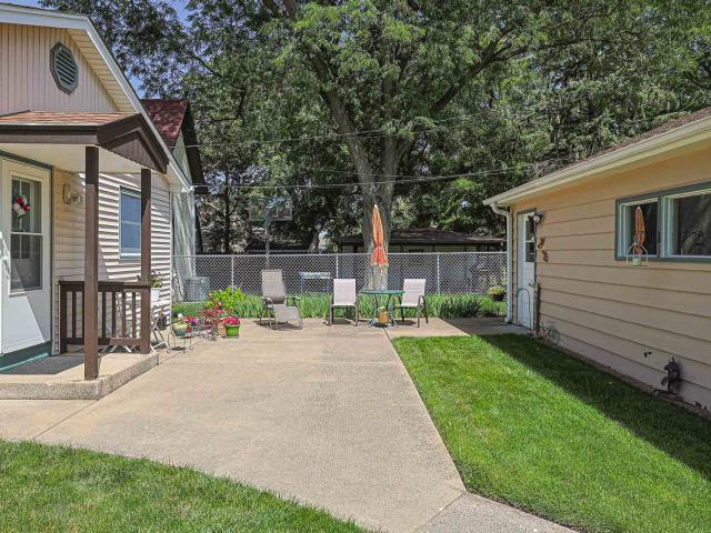 325 S Lodge Lane