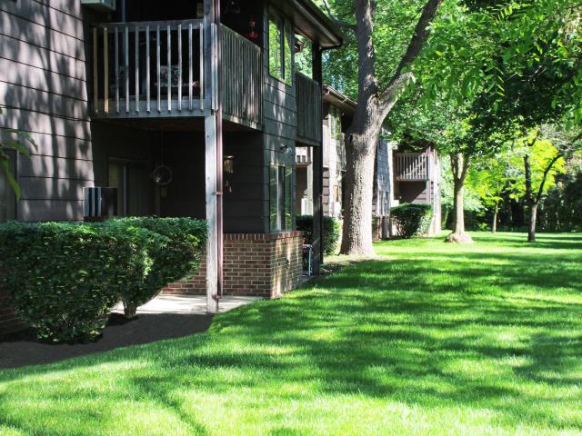 325 South St 2 beds, 1 full bath