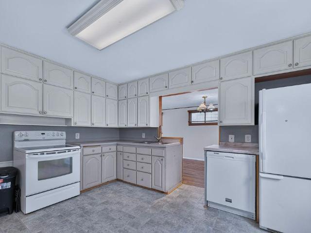 325 South Street W