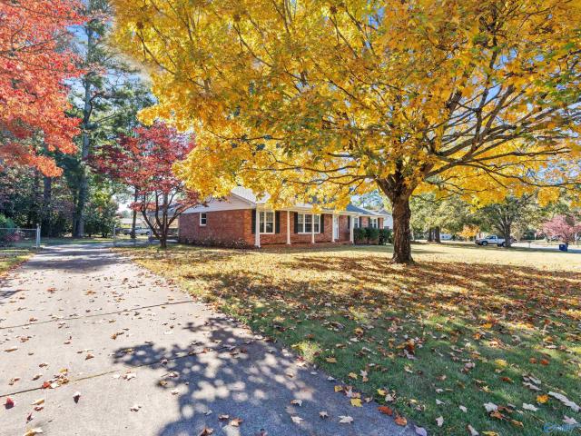 325 Spring Valley Court SW