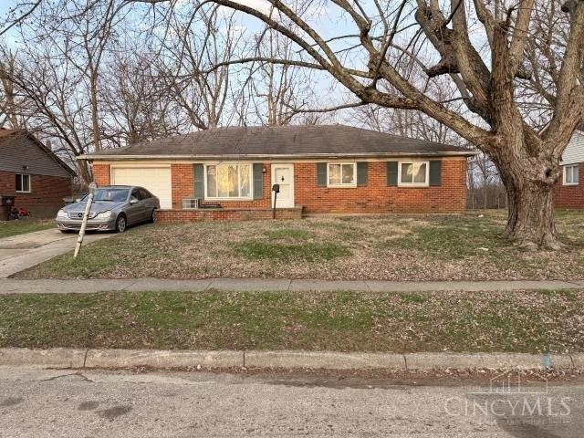 325 Stubbs Dr, Trotwood, OH 45426