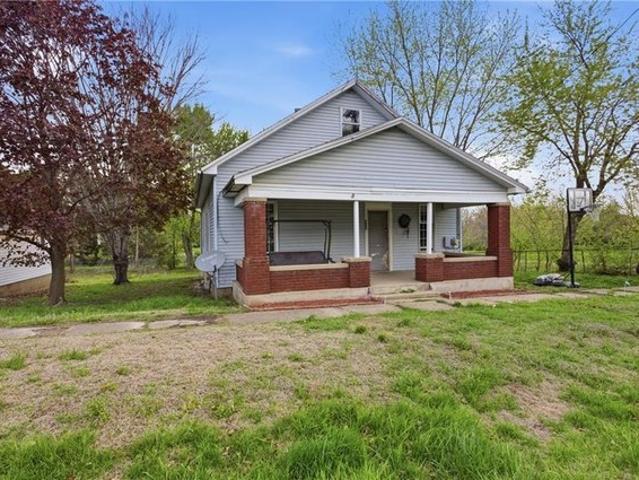 325 State St, Westfield, IL 62474