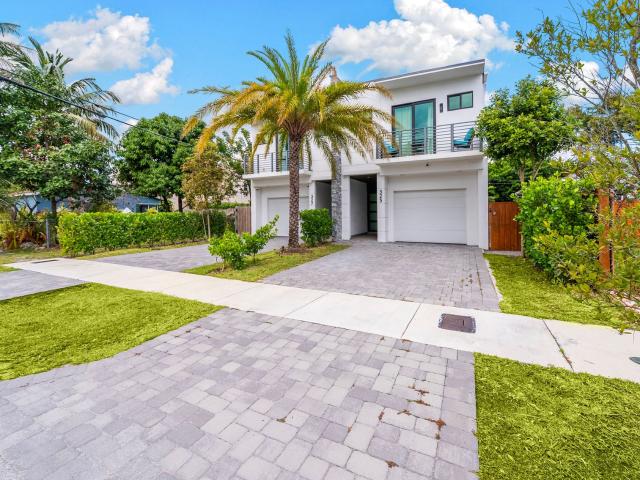 325 SW 16th St #A, Fort Lauderdale, US, FL