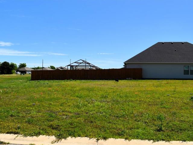 325 Preston Rd, Mabank, TX 75147 | MLS #21239
